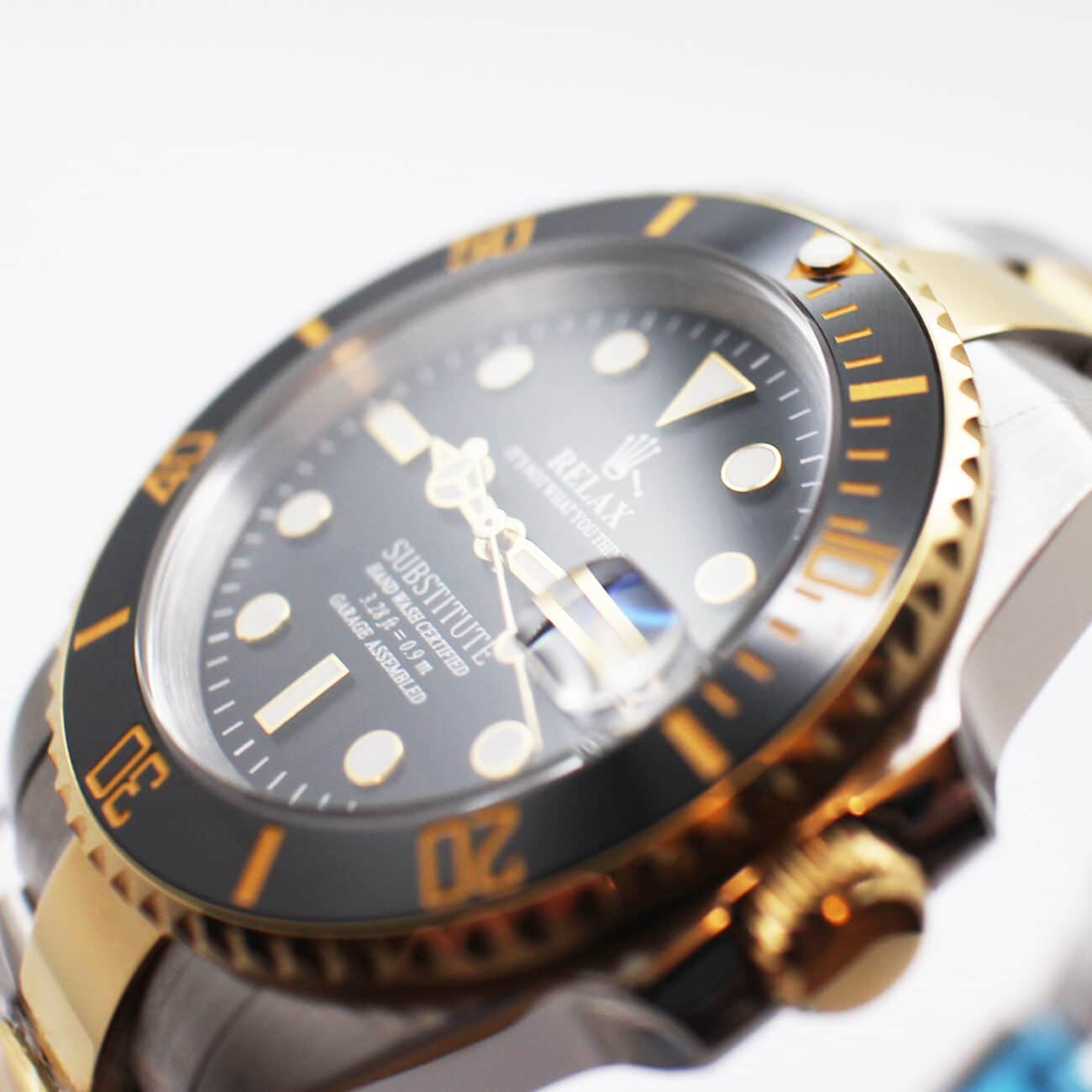 Relax Sub Yellow Gold Two Tone Diver – Relax by Atelier Perpetuel