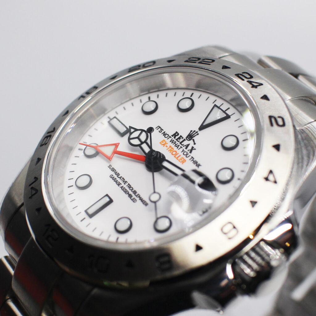 Relax White Ex-Troller – Relax by Atelier Perpetuel