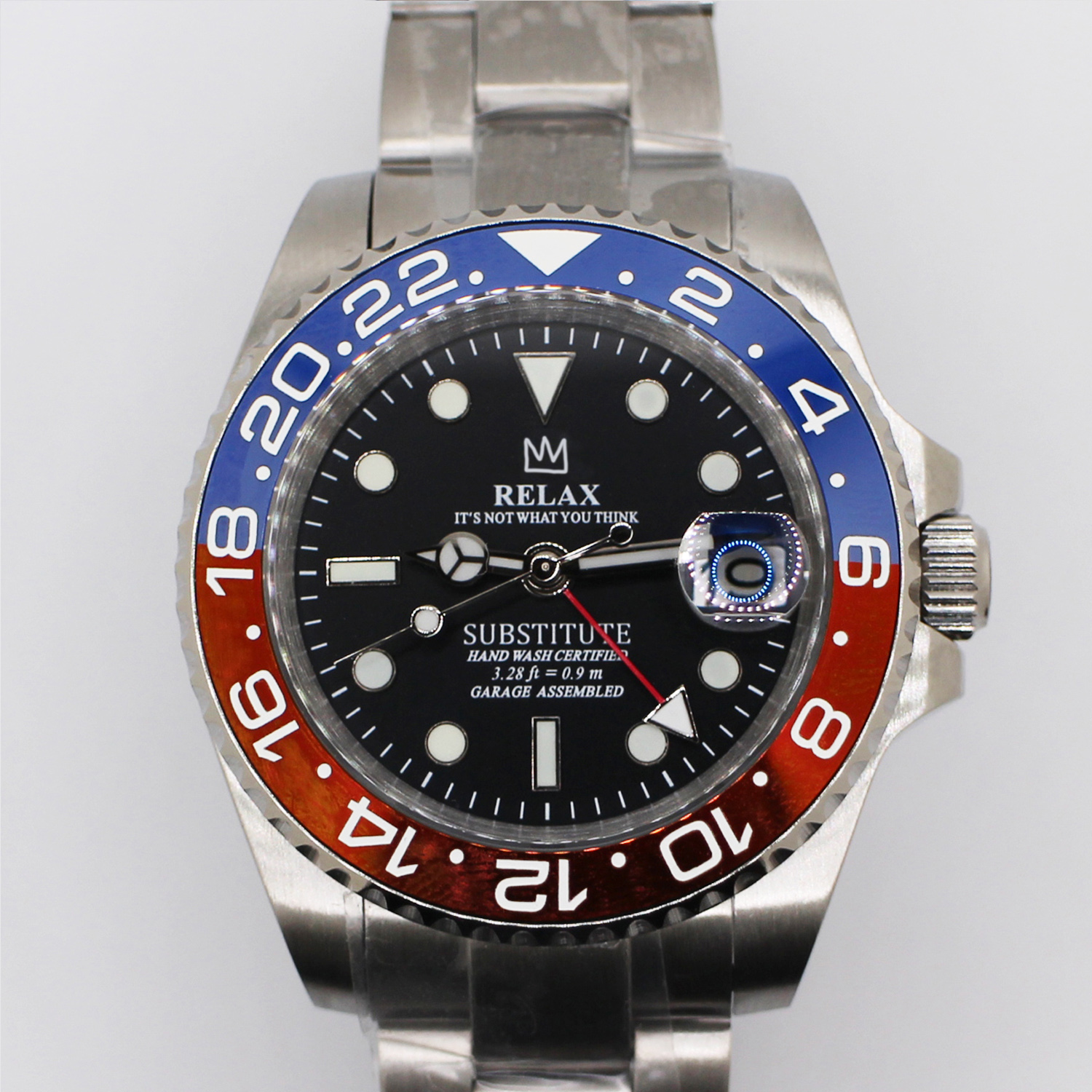 Relax Red & Blue GMT – Relax by Atelier Perpetuel